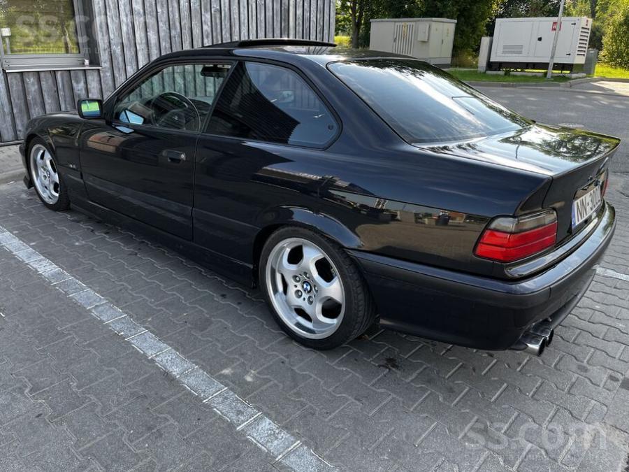 Black BMW 320 1994 in Jekabpils, with an engine capacity of 2.00 L and mileage of 268 thousand km for 6750 €, photo 3 on AUTOMOTO.COM.LV