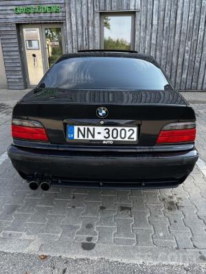 Black BMW 320 1994 in Jekabpils, with an engine capacity of 2.00 L and mileage of 268 thousand km for 6750 €, photo 5 on AUTOMOTO.COM.LV