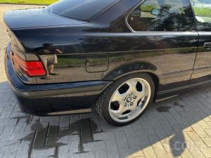 Black BMW 320 1994 in Jekabpils, with an engine capacity of 2.00 L and mileage of 268 thousand km for 6750 €, photo 11 on AUTOMOTO.COM.LV