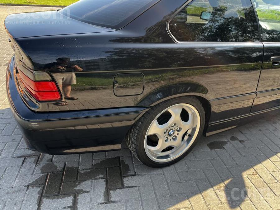 Black BMW 320 1994 in Jekabpils, with an engine capacity of 2.00 L and mileage of 268 thousand km for 6750 €, photo 11 on AUTOMOTO.COM.LV