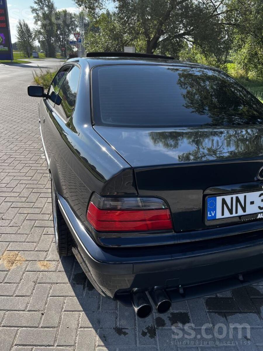 Black BMW 320 1994 in Jekabpils, with an engine capacity of 2.00 L and mileage of 268 thousand km for 6750 €, photo 12 on AUTOMOTO.COM.LV