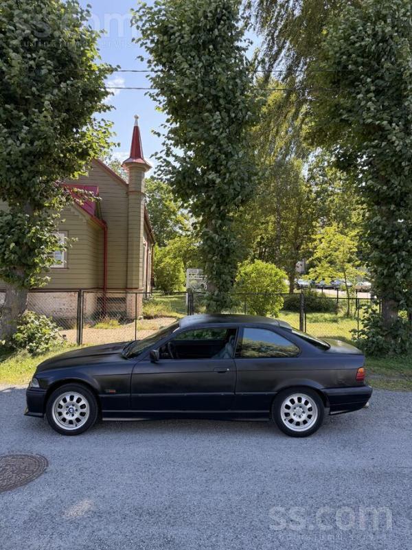Melns BMW 320 1994 Rīga, ar dzinēja tilpumu 2.50 L un nobraukumu 0 tūkst. km par 3900 €, foto 3 vietnē AUTOMOTO.COM.LV