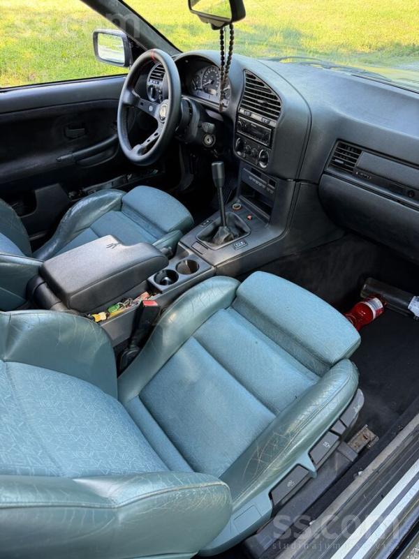 Melns BMW 320 1994 Rīga, ar dzinēja tilpumu 2.50 L un nobraukumu 0 tūkst. km par 3900 €, foto 7 vietnē AUTOMOTO.COM.LV