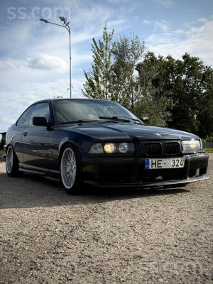 Black BMW 320 1994 in Riga, with an engine capacity of 2.80 L and mileage of 308 thousand km for 5800 €, photo  on AUTOMOTO.COM.LV