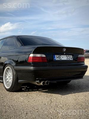 Black BMW 320 1994 in Riga, with an engine capacity of 2.80 L and mileage of 308 thousand km for 5800 €, photo 3 on AUTOMOTO.COM.LV