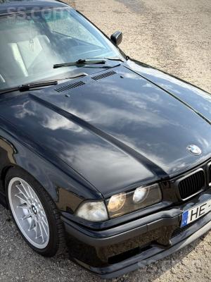 Black BMW 320 1994 in Riga, with an engine capacity of 2.80 L and mileage of 308 thousand km for 5800 €, photo 4 on AUTOMOTO.COM.LV