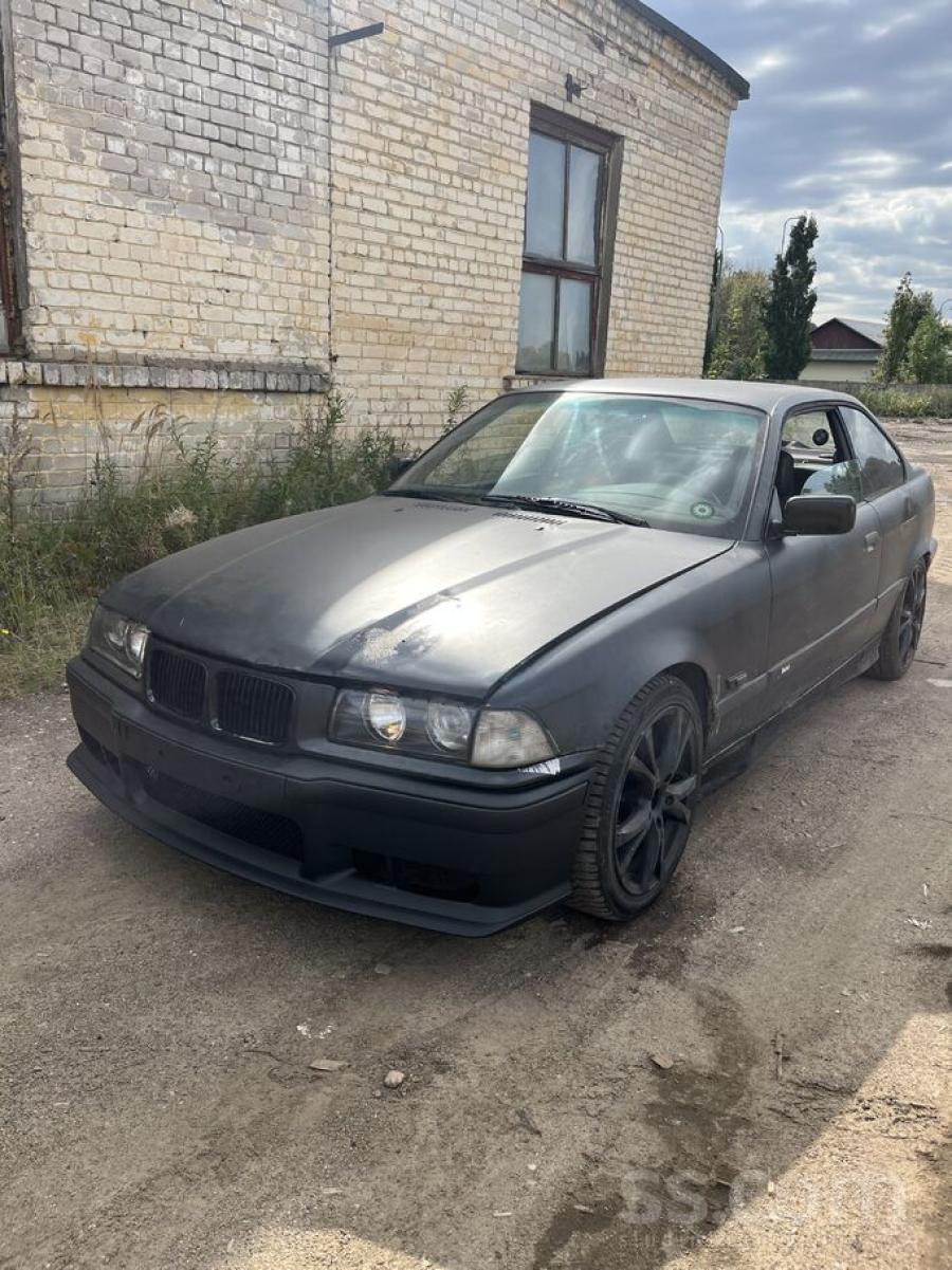 Melns BMW 320 1996 Jēkabpils, ar dzinēja tilpumu 2.00 L un nobraukumu 241 tūkst. km par 2950 €, foto 3 vietnē AUTOMOTO.COM.LV
