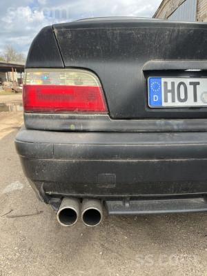 Melns BMW 320 1996 Jēkabpils, ar dzinēja tilpumu 2.00 L un nobraukumu 241 tūkst. km par 2950 €, foto 4 vietnē AUTOMOTO.COM.LV