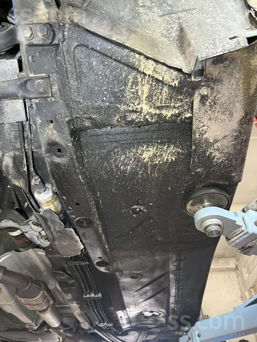 Melns BMW 320 1996 Jēkabpils, ar dzinēja tilpumu 2.00 L un nobraukumu 241 tūkst. km par 2950 €, foto 8 vietnē AUTOMOTO.COM.LV