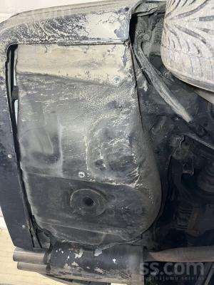 Melns BMW 320 1996 Jēkabpils, ar dzinēja tilpumu 2.00 L un nobraukumu 241 tūkst. km par 2950 €, foto 10 vietnē AUTOMOTO.COM.LV