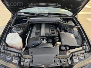 Black BMW 320 2001 in Riga, with an engine capacity of 2.20 L and mileage of 207 thousand km for 3800 €, photo 5 on AUTOMOTO.COM.LV