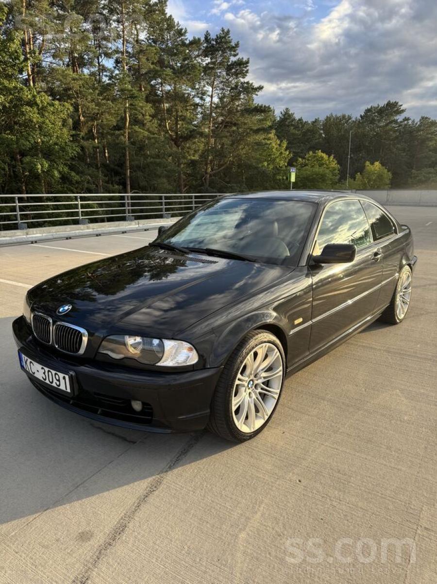 Black BMW 320 2001 in Riga, with an engine capacity of 2.20 L and mileage of 207 thousand km for 3800 €, photo 6 on AUTOMOTO.COM.LV