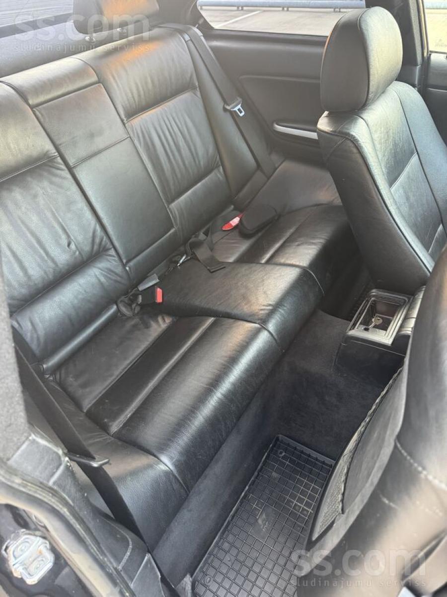 Black BMW 320 2001 in Riga, with an engine capacity of 2.20 L and mileage of 207 thousand km for 3800 €, photo 10 on AUTOMOTO.COM.LV