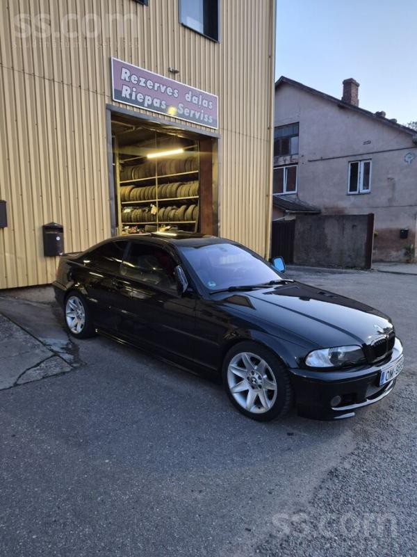 Black BMW 320 2002 in Valmiera, with an engine capacity of 2.00 L and mileage of 234 thousand km for 4950 €, photo 3 on AUTOMOTO.COM.LV