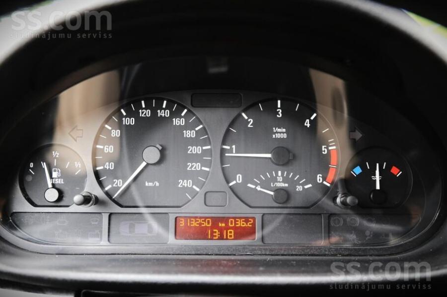 Black BMW 320 2004 in Riga, with an engine capacity of 2.00 L and mileage of 0 thousand km for 3495 €, photo 7 on AUTOMOTO.COM.LV