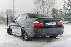 Black BMW 320 2004 in Riga, with an engine capacity of 2.00 L and mileage of 328 thousand km for 3990 €, photo 4 on AUTOMOTO.COM.LV