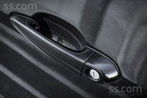 Black BMW 320 2007 in Riga, with an engine capacity of 2.00 L and mileage of 0 thousand km for 7690 €, photo 9 on AUTOMOTO.COM.LV