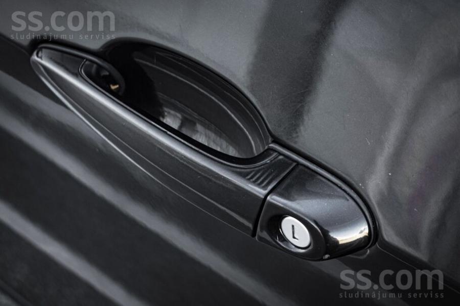 Black BMW 320 2007 in Riga, with an engine capacity of 2.00 L and mileage of 0 thousand km for 7690 €, photo 9 on AUTOMOTO.COM.LV