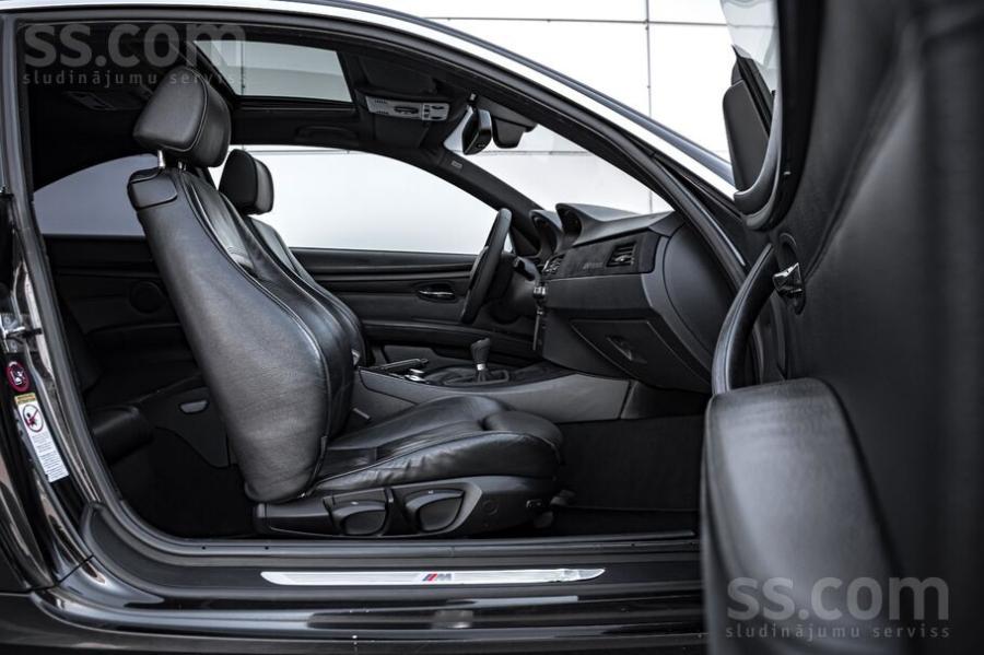Black BMW 320 2007 in Riga, with an engine capacity of 2.00 L and mileage of 0 thousand km for 7690 €, photo 12 on AUTOMOTO.COM.LV