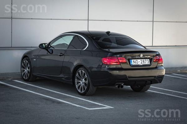 Black BMW 320 2007 in Riga, with an engine capacity of 2.00 L and mileage of 353 thousand km for 7690 €, photo 7 on AUTOMOTO.COM.LV