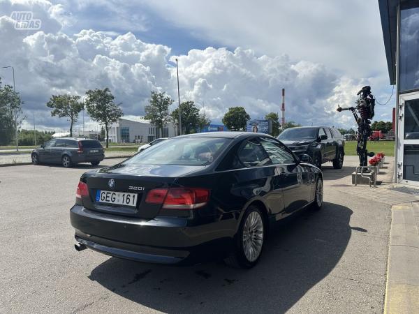 Melns BMW 320 2007 Šauļi, ar dzinēja tilpumu 2.00 L un nobraukumu 240 tūkst. km par 4300 €, foto 1 vietnē AUTOMOTO.COM.LV