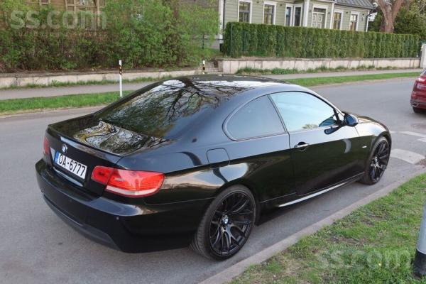 Black BMW 320 2007 in Riga, with an engine capacity of 2.00 L and mileage of 280 thousand km for 6600 €, photo 3 on AUTOMOTO.COM.LV