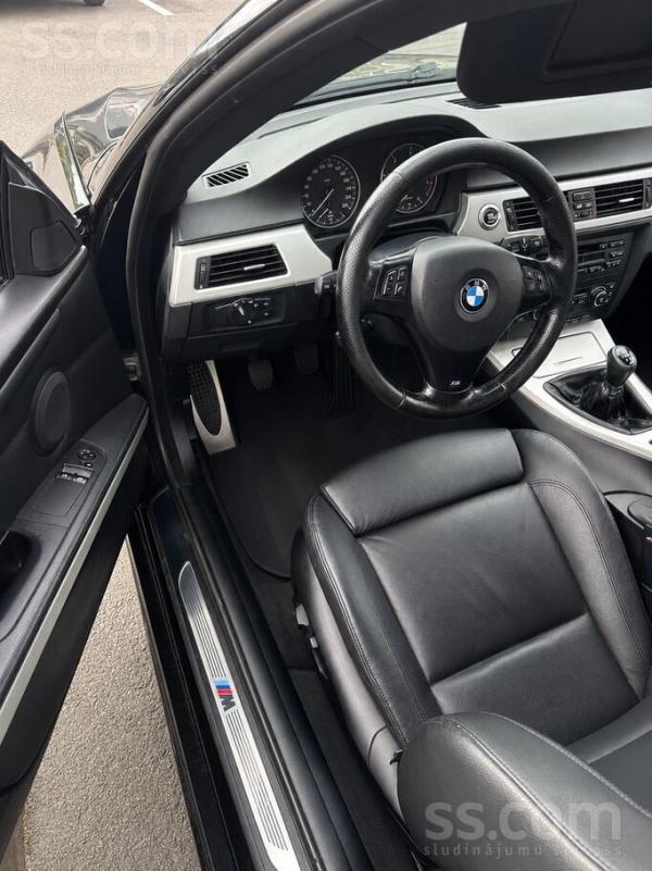 Black BMW 320 2007 in Riga, with an engine capacity of 2.00 L and mileage of 280 thousand km for 6600 €, photo 7 on AUTOMOTO.COM.LV