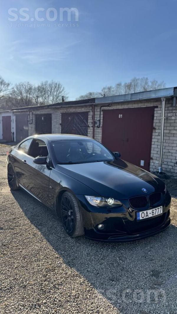 Black BMW 320 2007 in Riga, with an engine capacity of 2.00 L and mileage of 280 thousand km for 6600 €, photo 10 on AUTOMOTO.COM.LV