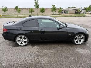 Melns BMW 320 2007 Viļņa, ar dzinēja tilpumu 2.00 L un nobraukumu 395 tūkst. km par 4700 €, foto 3 vietnē AUTOMOTO.COM.LV