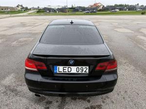 Melns BMW 320 2007 Viļņa, ar dzinēja tilpumu 2.00 L un nobraukumu 395 tūkst. km par 4700 €, foto 4 vietnē AUTOMOTO.COM.LV