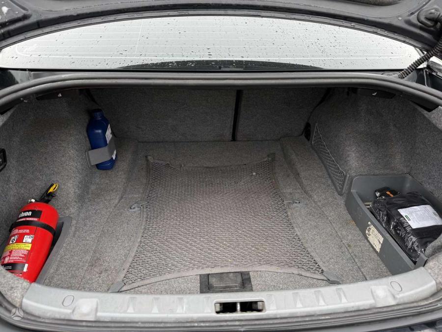 Melns BMW 320 2007 Viļņa, ar dzinēja tilpumu 2.00 L un nobraukumu 395 tūkst. km par 4700 €, foto 13 vietnē AUTOMOTO.COM.LV