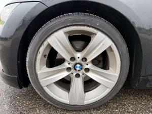 Melns BMW 320 2007 Viļņa, ar dzinēja tilpumu 2.00 L un nobraukumu 395 tūkst. km par 4700 €, foto 15 vietnē AUTOMOTO.COM.LV