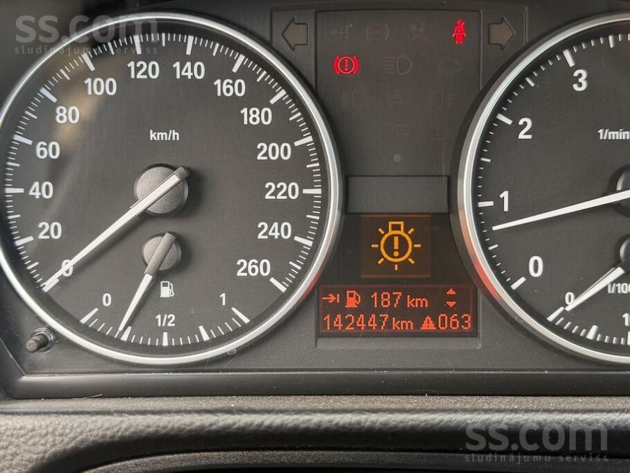 Black BMW 320 2007 in Ogre, with an engine capacity of 2.00 L and mileage of 142 thousand km for 4995 €, photo 4 on AUTOMOTO.COM.LV