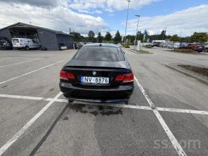 Black BMW 320 2007 in Ogre, with an engine capacity of 2.00 L and mileage of 142 thousand km for 4995 €, photo 5 on AUTOMOTO.COM.LV