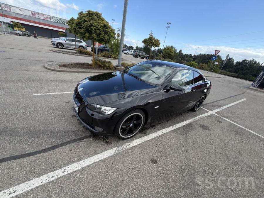 Black BMW 320 2007 in Ogre, with an engine capacity of 2.00 L and mileage of 142 thousand km for 4995 €, photo 7 on AUTOMOTO.COM.LV