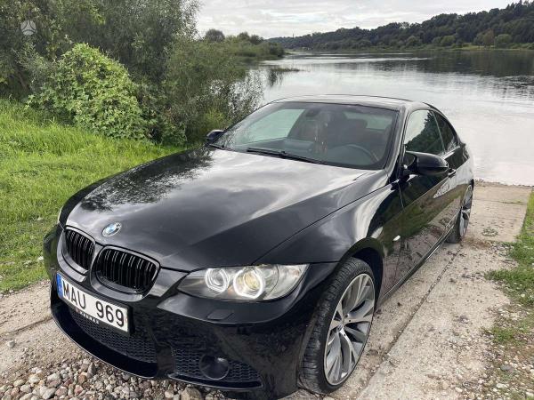 Melns BMW 320 2007 Kauņa, ar dzinēja tilpumu 2.00 L un nobraukumu 370 tūkst. km par 5850 €, foto 3 vietnē AUTOMOTO.COM.LV