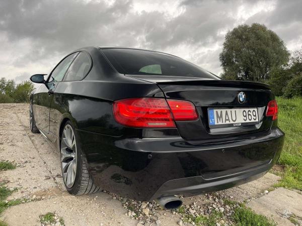 Melns BMW 320 2007 Kauņa, ar dzinēja tilpumu 2.00 L un nobraukumu 370 tūkst. km par 5850 €, foto 7 vietnē AUTOMOTO.COM.LV