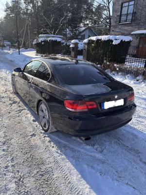 Black BMW 320 2008 in Vilnius, with an engine capacity of 2.00 L and mileage of 259 thousand km for 5650 €, photo 5 on AUTOMOTO.COM.LV