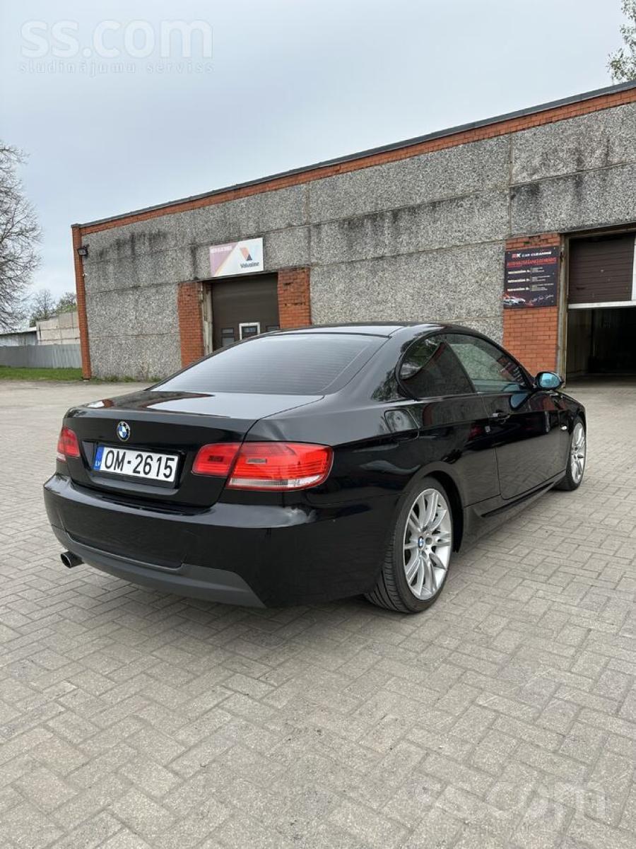 Melns BMW 320 2008 Valmiera, ar dzinēja tilpumu 2.00 L un nobraukumu 301 tūkst. km par 6500 €, foto 5 vietnē AUTOMOTO.COM.LV