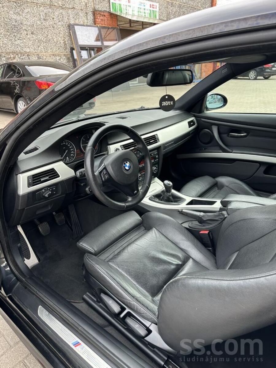 Melns BMW 320 2008 Valmiera, ar dzinēja tilpumu 2.00 L un nobraukumu 301 tūkst. km par 6500 €, foto 7 vietnē AUTOMOTO.COM.LV