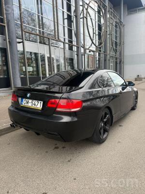 Melns BMW 320 2008 Rīga, ar dzinēja tilpumu 2.00 L un nobraukumu 0 tūkst. km par 5900 €, foto 4 vietnē AUTOMOTO.COM.LV
