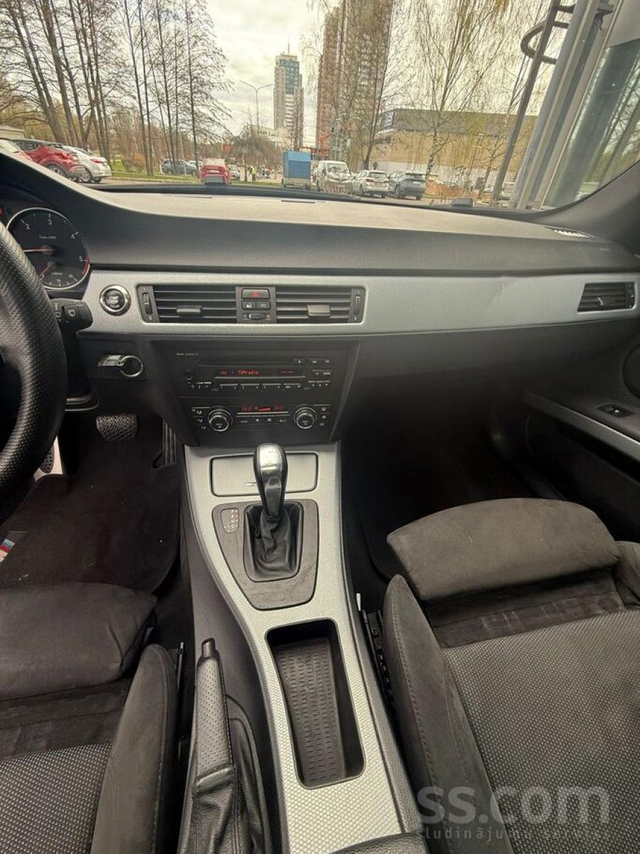 Melns BMW 320 2008 Rīga, ar dzinēja tilpumu 2.00 L un nobraukumu 0 tūkst. km par 5900 €, foto 9 vietnē AUTOMOTO.COM.LV