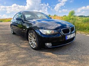 Melns BMW 320 2008 Viļņa, ar dzinēja tilpumu 2.00 L un nobraukumu 309 tūkst. km par 4200 €, foto  vietnē AUTOMOTO.COM.LV