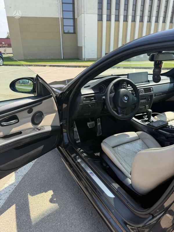 Melns BMW 320 2008 Kauņa, ar dzinēja tilpumu 2.00 L un nobraukumu 430 tūkst. km par 6000 €, foto 3 vietnē AUTOMOTO.COM.LV