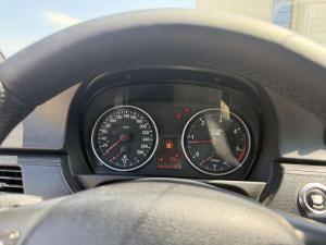 Black BMW 320 2008 in Kaunas, with an engine capacity of 2.00 L and mileage of 430 thousand km for 6000 €, photo 6 on AUTOMOTO.COM.LV
