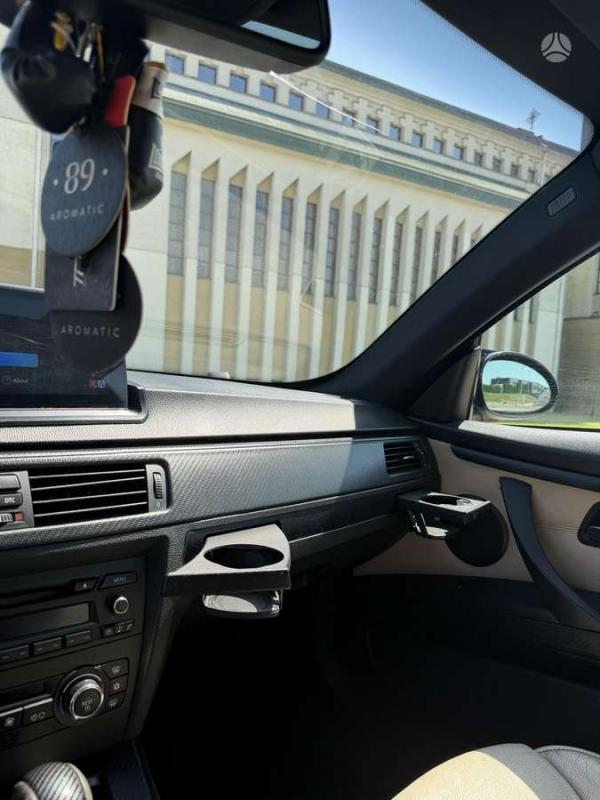 Melns BMW 320 2008 Kauņa, ar dzinēja tilpumu 2.00 L un nobraukumu 430 tūkst. km par 6000 €, foto 6 vietnē AUTOMOTO.COM.LV