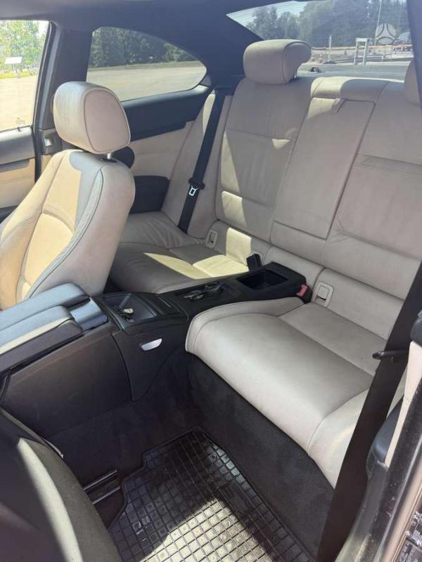 Melns BMW 320 2008 Kauņa, ar dzinēja tilpumu 2.00 L un nobraukumu 430 tūkst. km par 6000 €, foto 8 vietnē AUTOMOTO.COM.LV