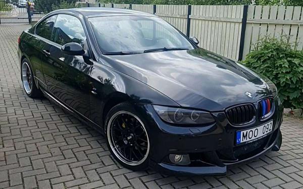 Black BMW 320 2008 in Panevezys, with an engine capacity of 2.00 L and mileage of 360 thousand km for 5700 €, photo 1 on AUTOMOTO.COM.LV