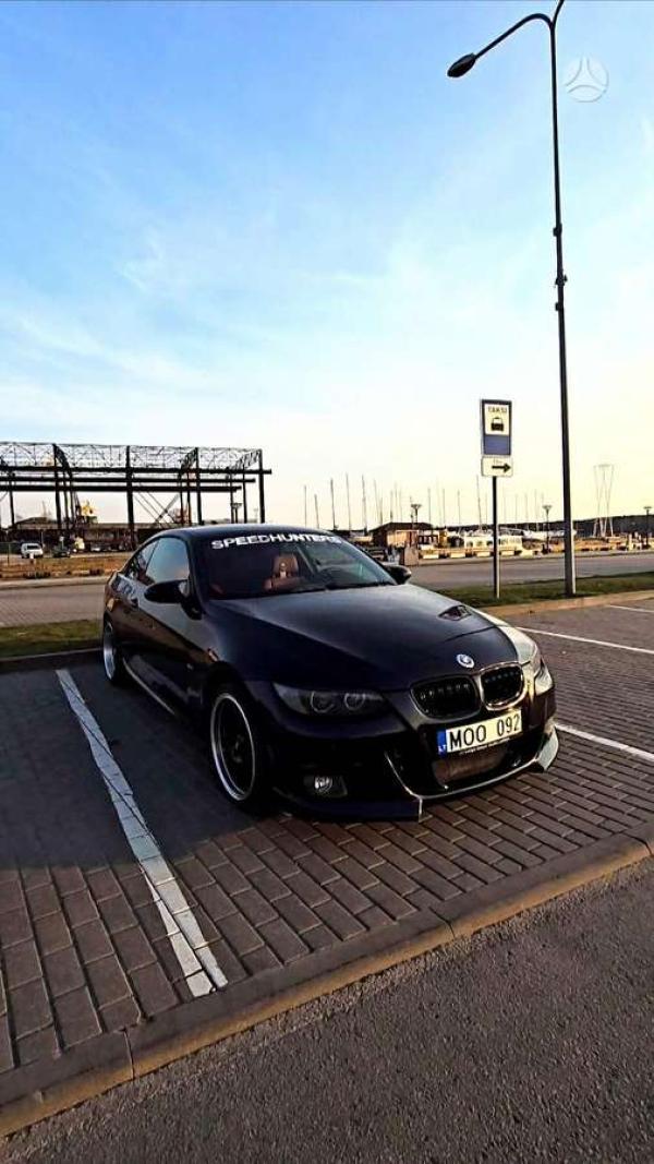 Black BMW 320 2008 in Panevezys, with an engine capacity of 2.00 L and mileage of 360 thousand km for 5700 €, photo 2 on AUTOMOTO.COM.LV