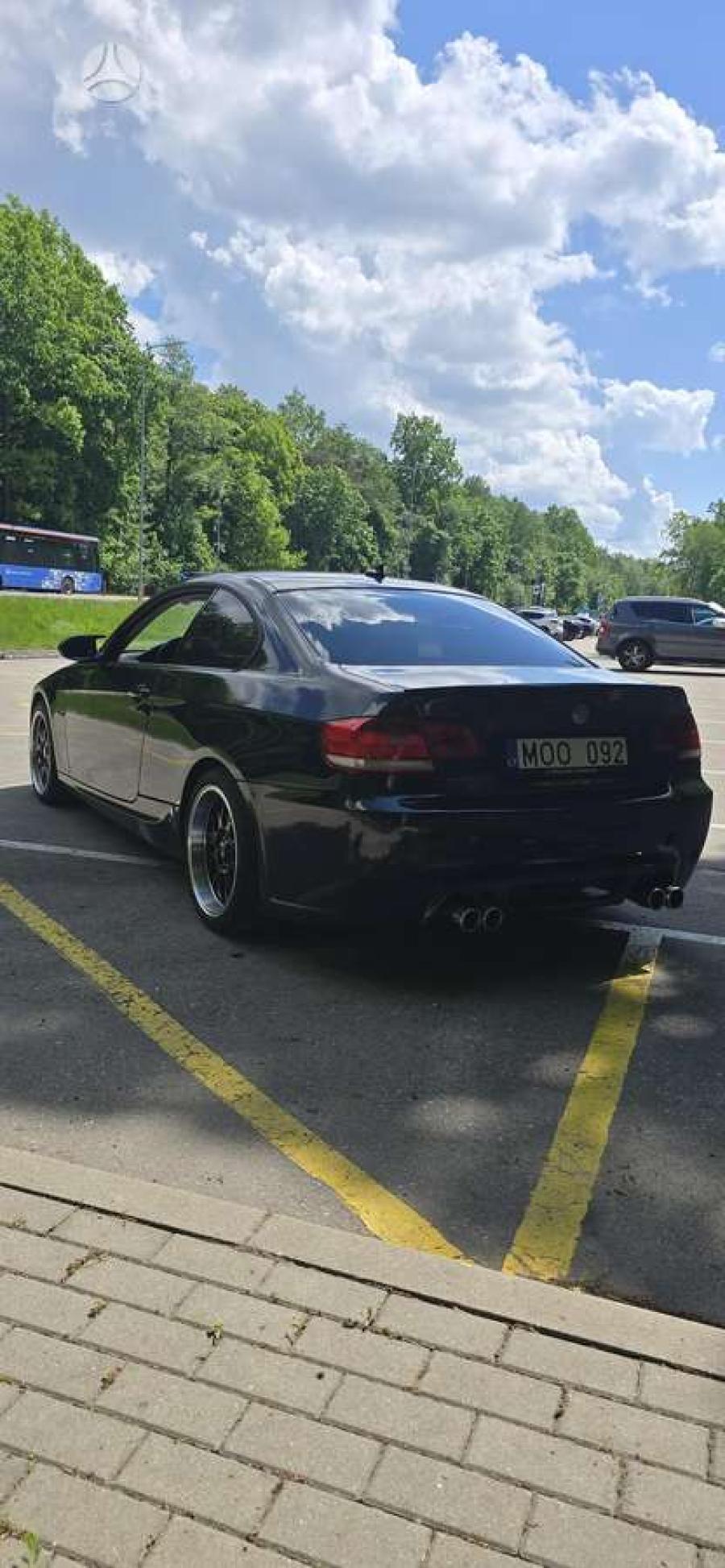 Black BMW 320 2008 in Panevezys, with an engine capacity of 2.00 L and mileage of 360 thousand km for 5700 €, photo 7 on AUTOMOTO.COM.LV